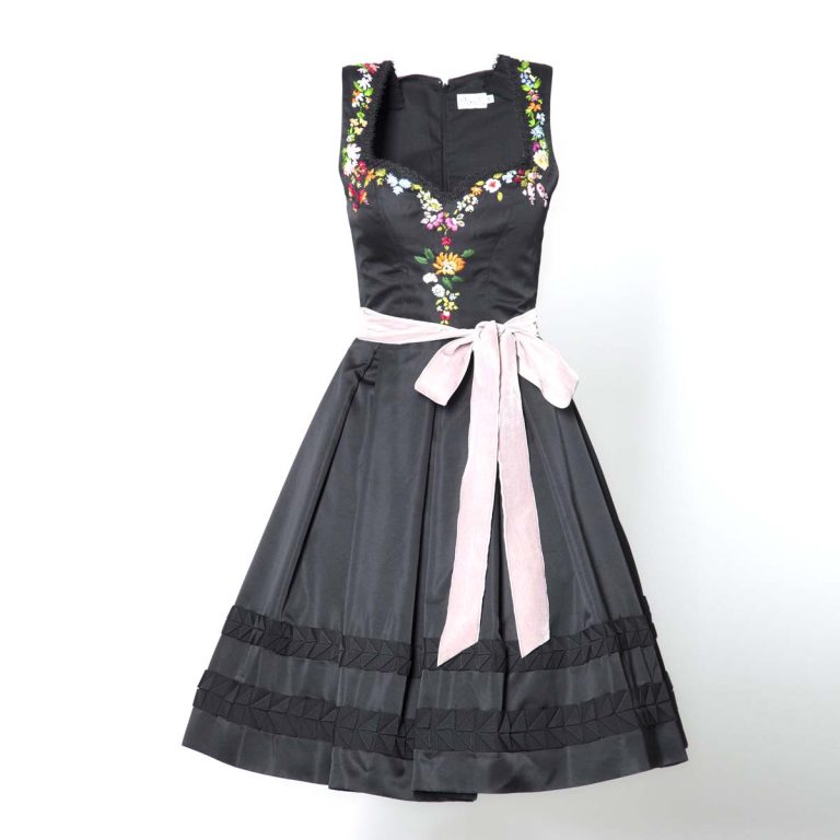 Lookbooks - Heidi Couture